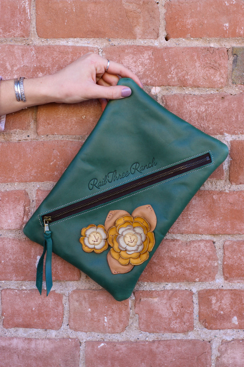 NEW Large CarryAlls – Rail Three Ranch